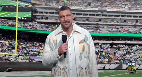 Travis Kelce Blacked Out During Snl Skit About Taylor Swift Us Weekly