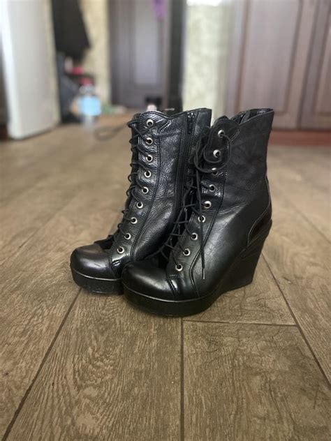 Шкіряні сапоги — ціна 250 грн у каталозі Черевики Купити жіночі речі за доступною ціною на Шафі