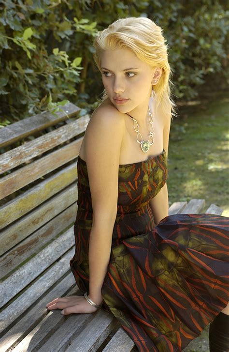 Scarlett Johansson Scrolller