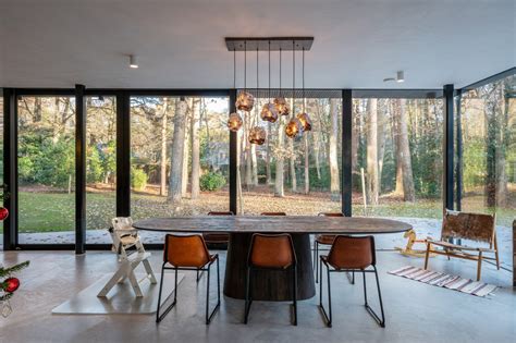 Mirrored Cladding Lets Beli House Disappear Into Belgian Forest