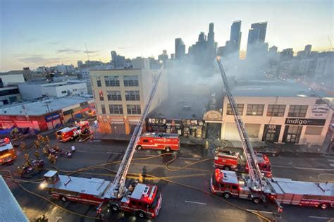 Large Blast Inside Los Angeles Building Injures 11 Firefighters Wsj