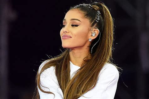 دانلود آهنگ آریانا گرانده And د ویکند Love Me Harder طرفداری