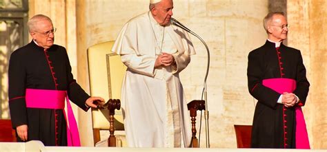 Папа Франциск предупреди за „порочни“ опасности от изкуствения интелект Profit Bg