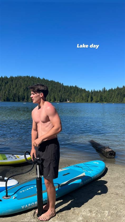 Dylan Kingwells Feet