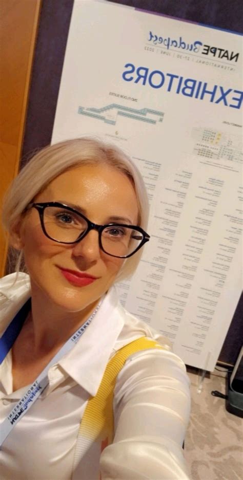 Се запознавам на еден настан со маркетинг директорот од странска компанија Се поврзуваме на