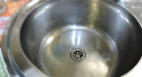 Фахівці розповіли як правильно очистити раковину із нержавіючої сталі Читайте на Ukr Net