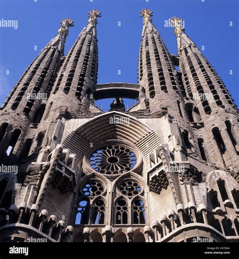 Gaudi Barcelona Cathedral Familia Sagrada Gaudís Modernist