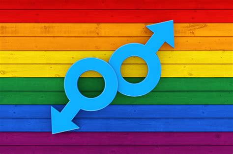 Lgbt 프라이드 플래그의 색상소박한 오래된 풍화 나무 판자 배경 질감 위에 두 화성 남성 기호 3d 렌더링 0명에 대한 스톡