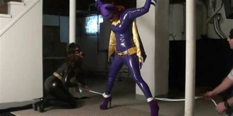 BATGIRL CAUGHT IN THE CAT LAIR Tnaflix Com