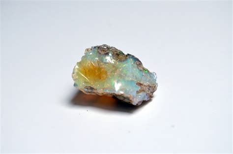 Real Vs Fake Opal Focus On These 6 Differences How To Find Rocks