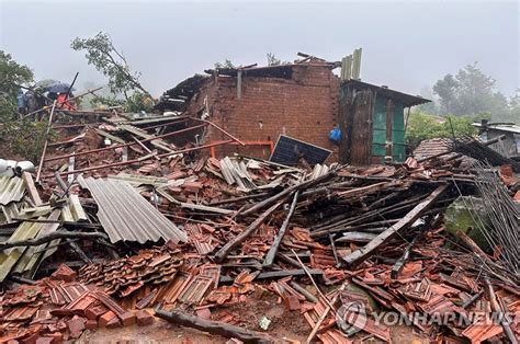 인도 산사태 사망자 27명까지 늘어78명 실종 나무뉴스