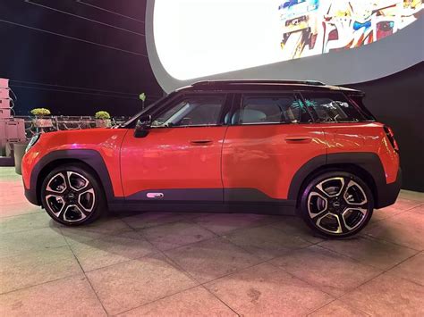 全新电动mini Aceman拥有独立设计语言例如机械型外车门把 易车