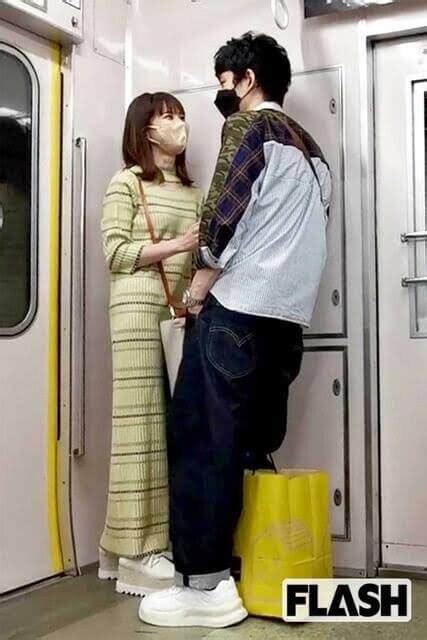 爆熱戀女主播！岡田將生「電車約會」互動親密 網虧：像大學生