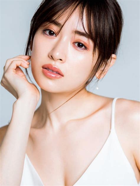 泉里香的写真看起来真养眼！ 知乎