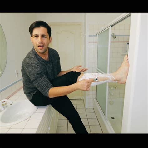 Famous Male Feet — Josh Peck Barefoot Actor
