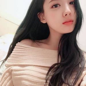 트와이스 나연 요정 미모 발산하는 셀카 공개 블링블링