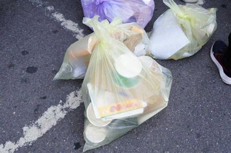 不愛垃圾分類小心 彰化縣環保局試辦「可透視垃圾袋」一眼就看穿 生活 Ctwant
