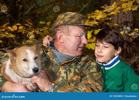 Nipote Del Nonno Del Cane Fotografia Stock Immagine Di Attivo