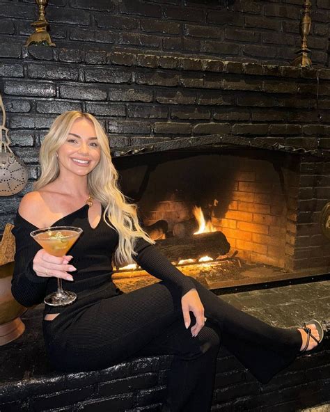 Meet Freddie Freemans Wife Of 10 Years Chelsea Freeman The La Dodgers First Baseman And