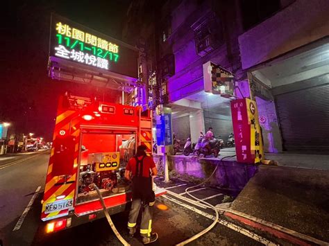 桃園集合住宅凌晨驚險火警 電動自行車充電自燃、鄰車衰「剩骨架」 中天新聞網