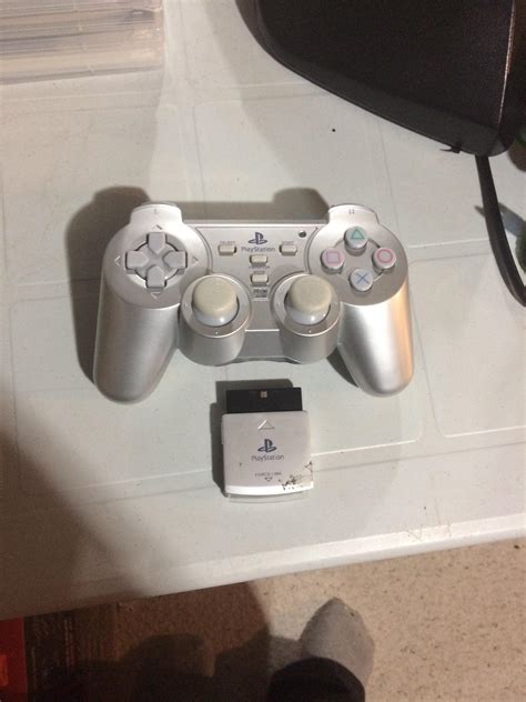Can Someone Help Me Identify This Controller R Ps