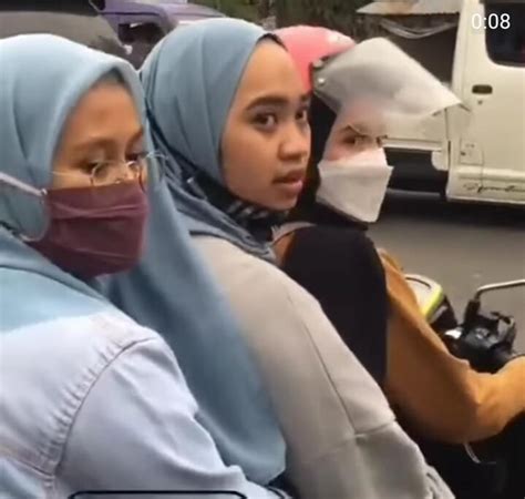Bikin Salah Fokus Kelakuan Ukhti Bonceng Tiga Ini Layaknya Cabe Cabean KASKUS