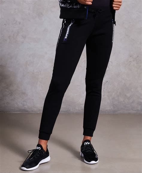 Superdry Core Gym Tech Jogginghose Mit Einsätzen Damen Jogginghosen