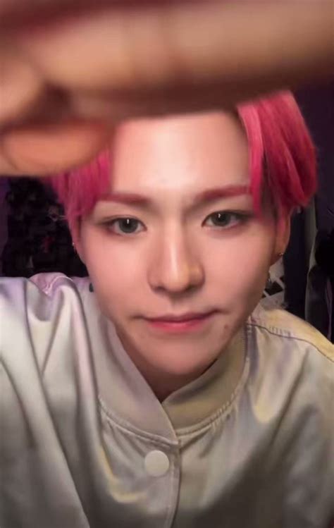 ねこ On Twitter 疲れた時、しんどい時はヨシくんがいつでもヨシヨシとぎゅ〜、ぽんぽんをしてくれます 70baxwsb1x Twitter