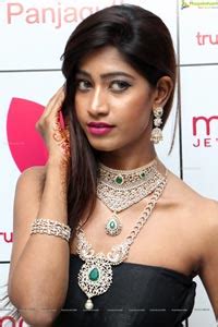 Hyderabad Model Saniya Fathima Hd Gallery Images Page 1