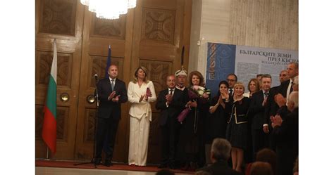 Гешев се снима с Евгени Минчев на прием при Румен Радев Борисов Петков и Нинова ги няма Снимки