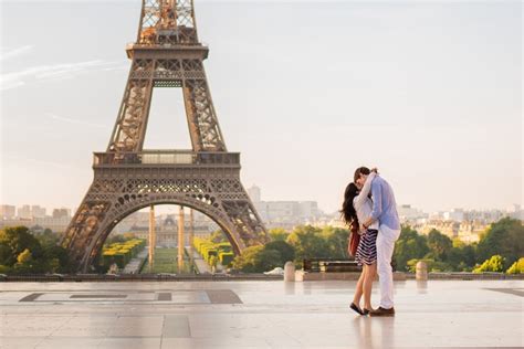 Sunrise Surprise Proposal At The Eiffel Tower In Paris