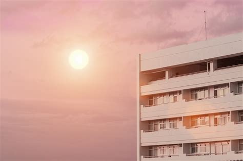 스카이 시티에서 건물 실루엣과 아름 다운 화려한 저녁 자연 프리 황혼의 시간 0명에 대한 스톡 사진 및 기타 이미지 0명 건물 외관 검은색 Istock