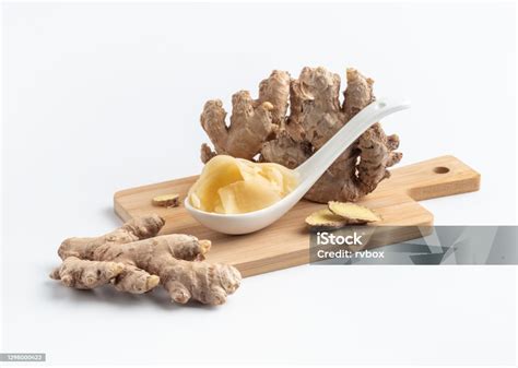 Akar Jahe Dan Jahe Gari Untuk Sushi Closeup Foto Stok Unduh Gambar Sekarang Susyi Pickled
