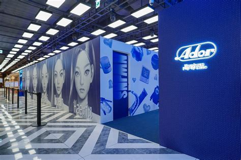 뉴진스 팝업스토어에 1만7천여명 몰려미공개 영상도 선봬 나무뉴스