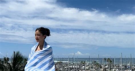 미쳤네 진짜…이세영 파격 레드 비키니 여신美도 있었네