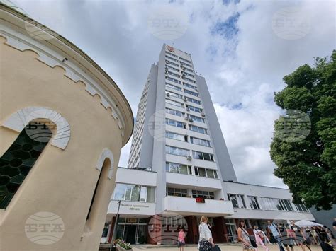 Община Перник обяви обществена поръчка за наемане на техника за зимно поддържане Утро