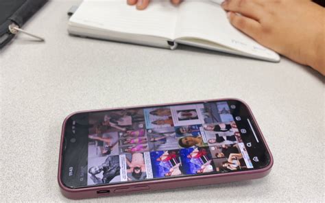 Study Finds Women More At Risk Of Smartphone Addiction The Chronicle