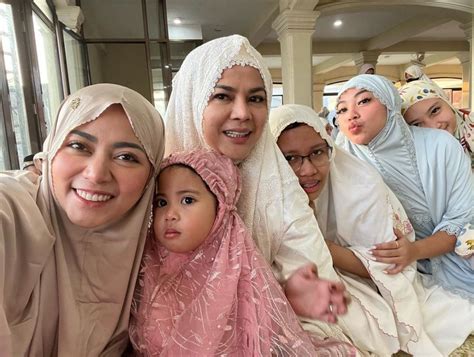 9 Potret Chava Dengan Berbagai Ekspresi