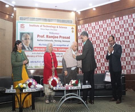 Felicitation Of Prof Ramjee Prasad Who Received The Pravasi Bharatiya