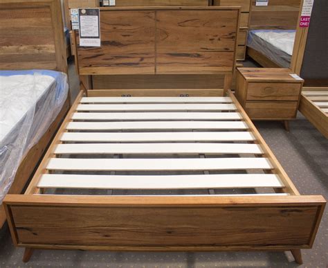 Choose A Wonderful Timber Queen Bed Frame Lepetitecho Malade