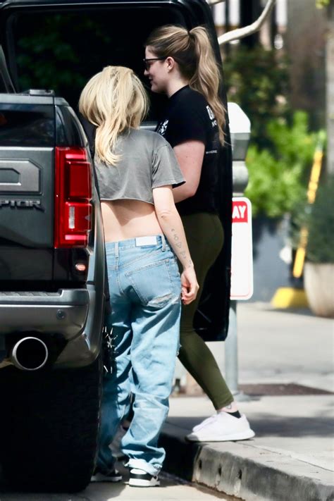 Avril Lavigne Braless Underboob Beverly Hills Hot Celebs Home