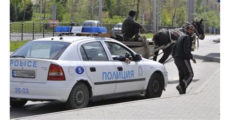 Двама мъже простреляни от свои приятели