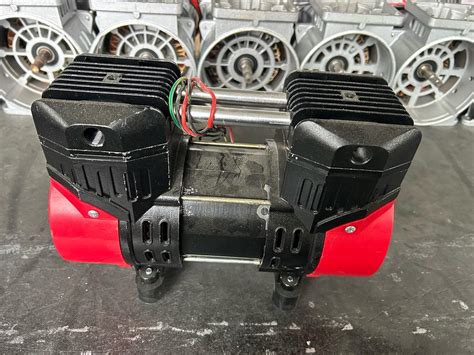 🆕 새로 출시된 무유압력 저소음 공기압축기 소식입니다 💡진정한 금속 가공 전문가를 위한 최고의 선택 🌟 더욱 안정적이고 효율적인 작업을 위해 지금 바로 확인하세요