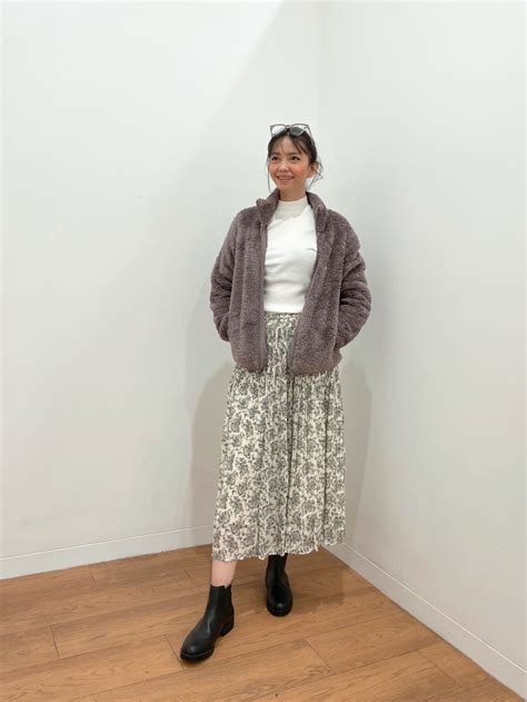 ดูไอเดียสไตล์การแต่งตัวสำหรับ「เสื้อแจ็คเก็ต ผ้าฟลีซ ขนนุ่ม มีซิป แขนยาว」 Uniqlo Th