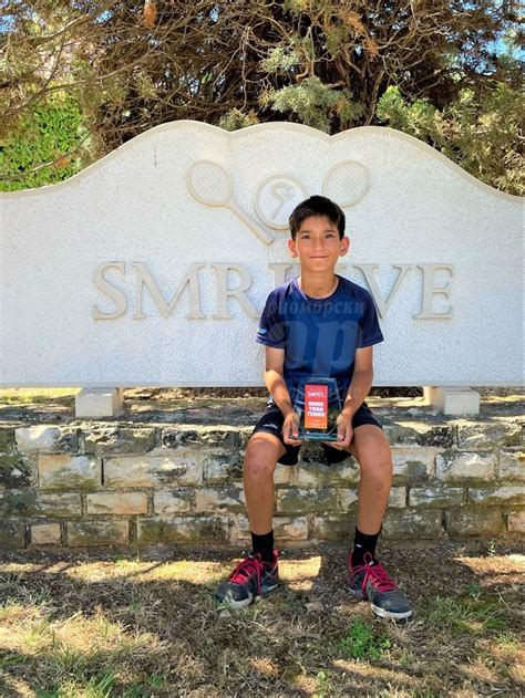 Бургаски тенис талант е трети в света при 10 годишните Черноморски фар новини от Бургас и