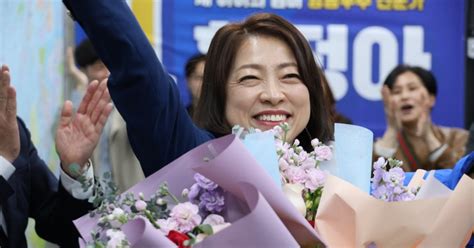 아직도 ‘첫 타이틀···지역구 여성 후보 36명 당선