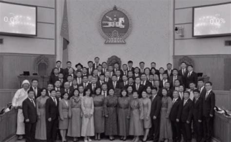 65 суудалтай МАН ынхан асуудал шийдэх нь бүү хэл хурлын ирцээ ч бүрдүүлж чадахгүй байна