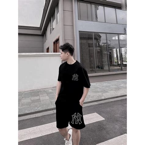 High Quality T Shirt Clothing Set For Men And Women To Wear Beautifully