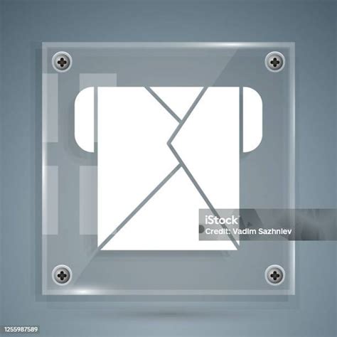 회색 배경에 격리된 흰색 봉투 아이콘입니다 전자 메일 메시지 문자 기호입니다 정사각형 유리 패널 벡터 일러스트레이션 개념에 대한 스톡 벡터 아트 및 기타 이미지 Istock