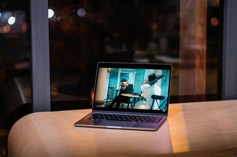 在 Swiftui 使用新的 Navigationstack 視圖 輕鬆構建資料導向的導航